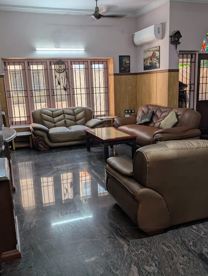 3bhk With Indoor Terrace | Cozy Stays & Gatherings - Chennai