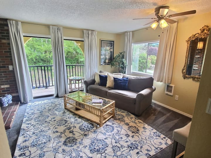 Redmond Terrace (2 Bedroom, 1 Bath) Apartment #8 - 雷德蒙德