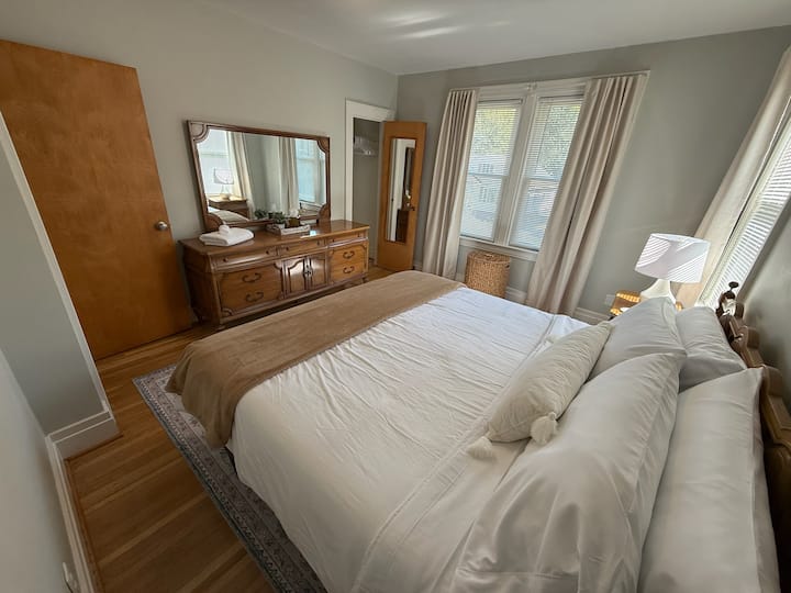 Cozy Home With Thoughtful Amenities + Near Parks - New York (staat)