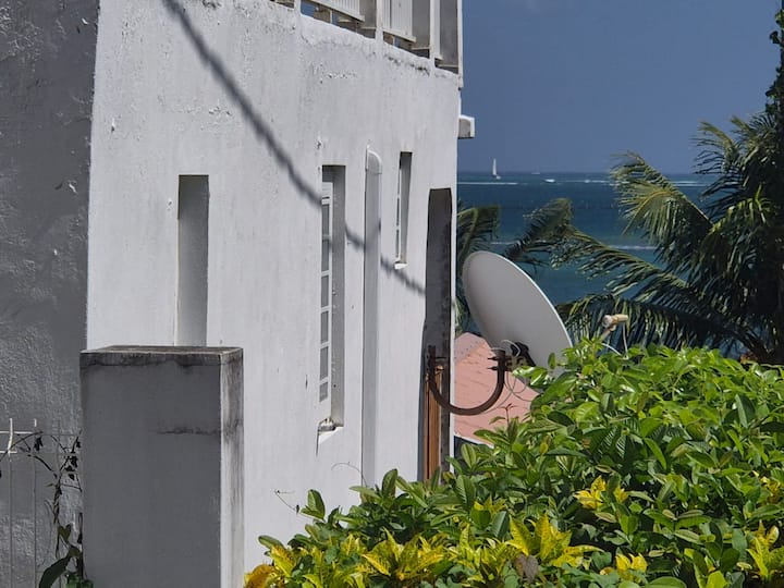 Le Robert: Studio En Bord De Mer Pour  Vacances - Martinica