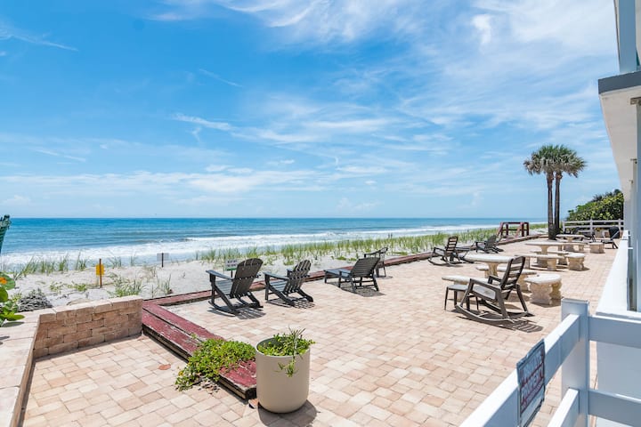 Cozy★stylish Beach Condo On The Sand★beach Access - Satellite Beach, FL