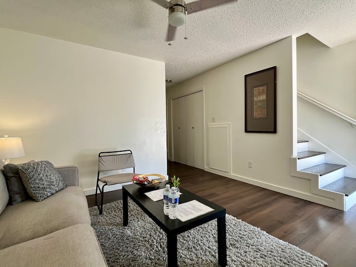 Great Value Townhome: Walkable & Near Uofa - Fayetteville, AR