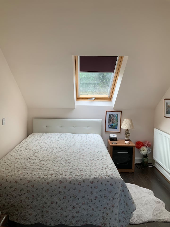 Small Double +Own Bathroom-free Parking-dore - イギリス シェフィールド