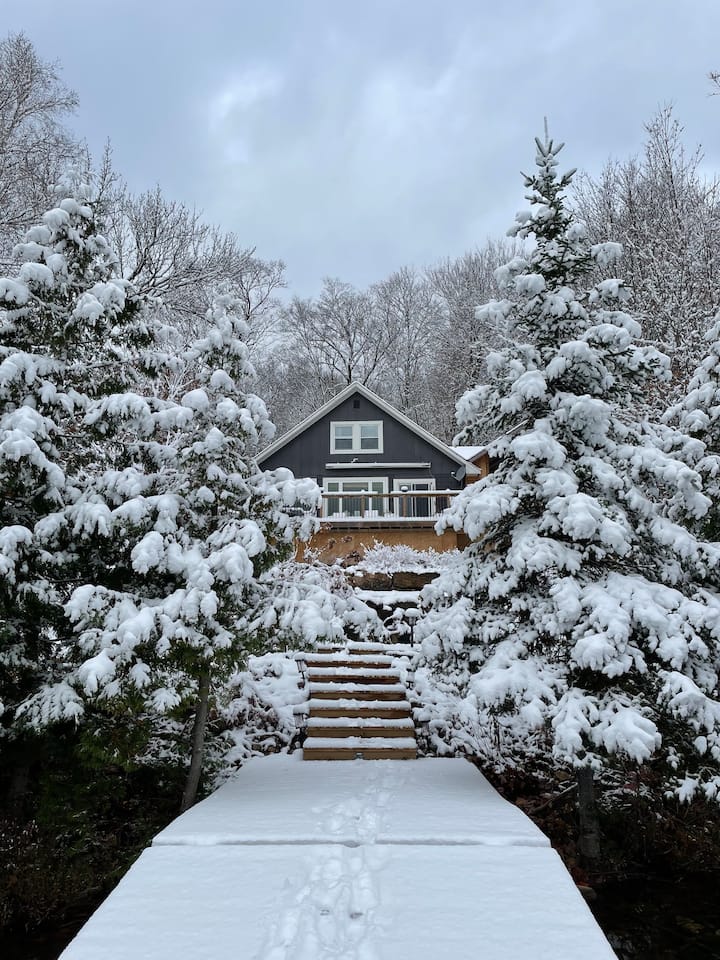 Tranquil Muskoka Lakehouse With New Hot Tub - Ontario 60