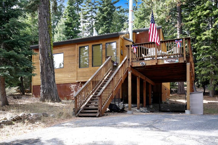 Barking Pine Cabin - Private Beach Access, Sunny L - Tahoe City, CA