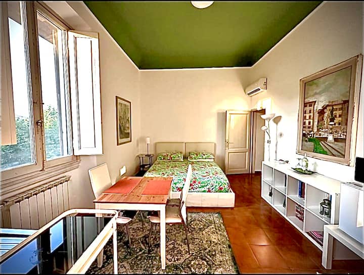 Authentic Florentine Studio Near City Center - Florence
