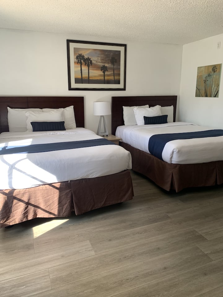 45 -Luxury Queen Suite (Sleeps 6) - Palm Springs, CA