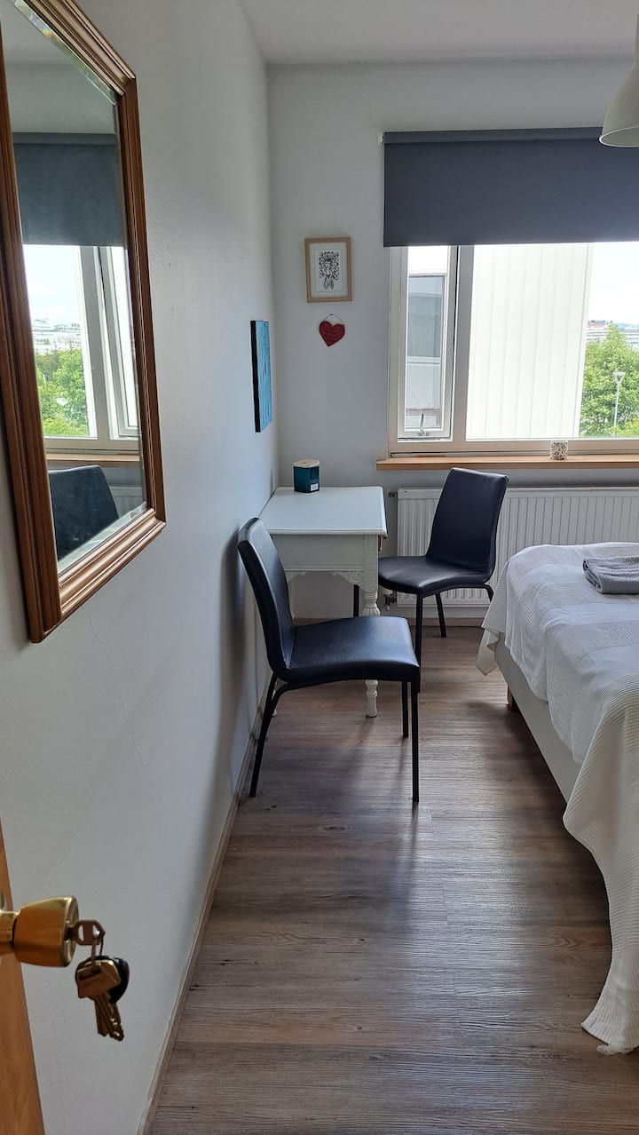 Golden Bedroom - Reykjavík