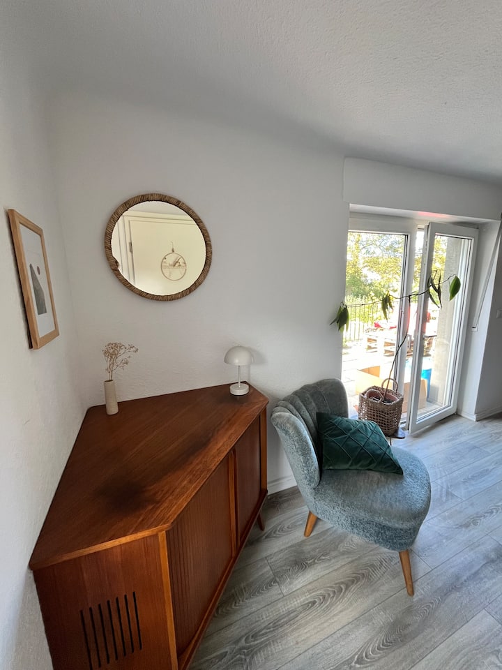 Geräumige Wohnung Mit Garten, Terrasse & Parkplatz - Aachen