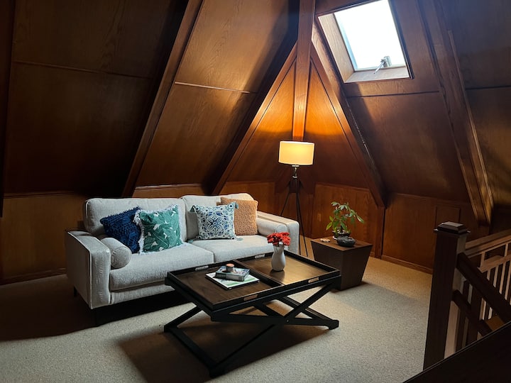 Semi Private Bohemian Loft In College Hill - Wichita, KS