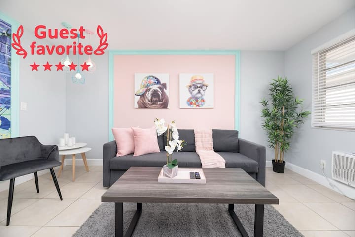 Charming Hollywood Getaway Near Beach & Dining 1br - Hollywood, FL