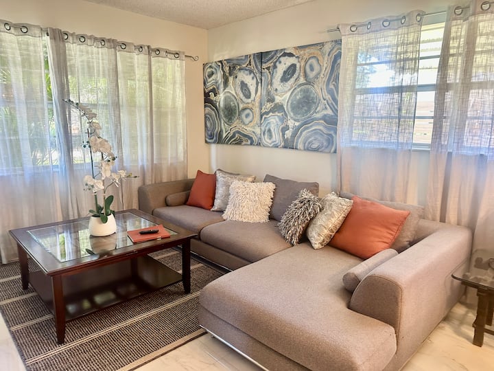 Beach And Downtown Hollywood - Hollywood, FL