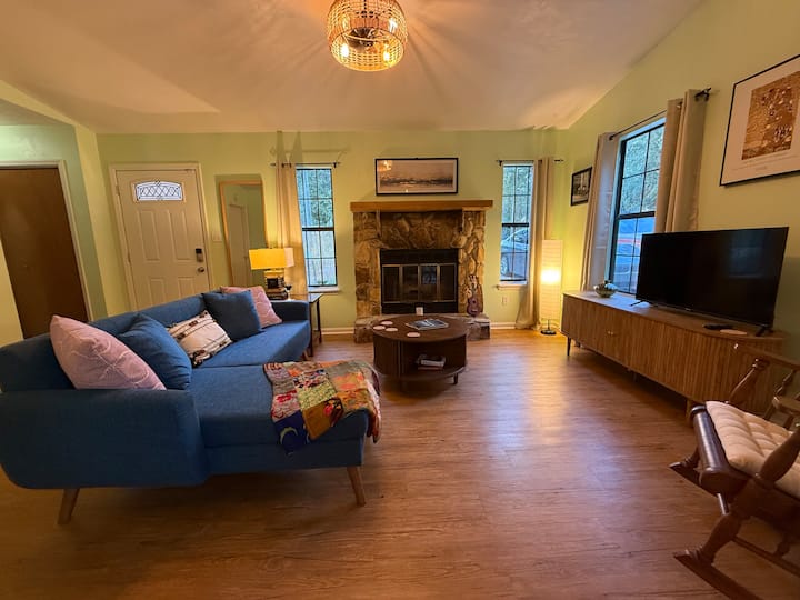 Cottage Near Midtown And Fsu - Tallahassee, FL