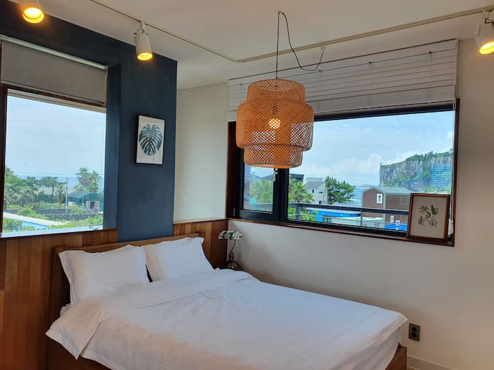 선셋동(2~4인):서귀포 바닷가마을 대평리 바다전망 예쁜숙소 굿이너프데이 독채 - Jeju-do