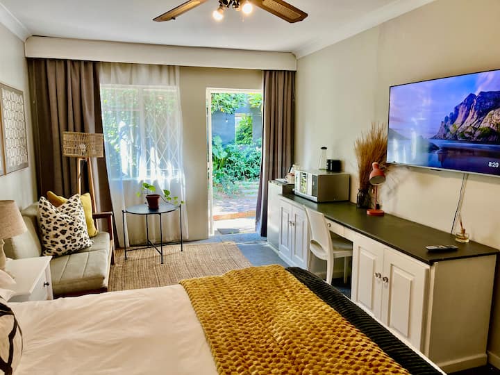 Craighall Garden Studio Wifi+solar+boomedarea - Johannesburgo
