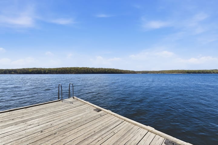 Quail Cove 8 - Lakefront Studio Boat Slip - Shell Knob, MO