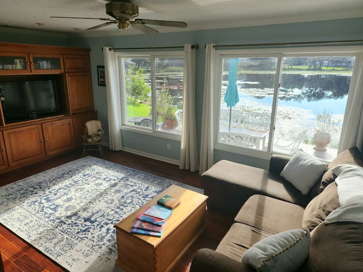 Convenience & Peace Private Suite W/ Own Entrance - Tampa, FL