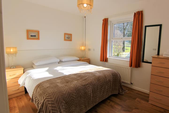 Cnoc Sí, 3 Bedroom Cottage With Secure Garden - County Down