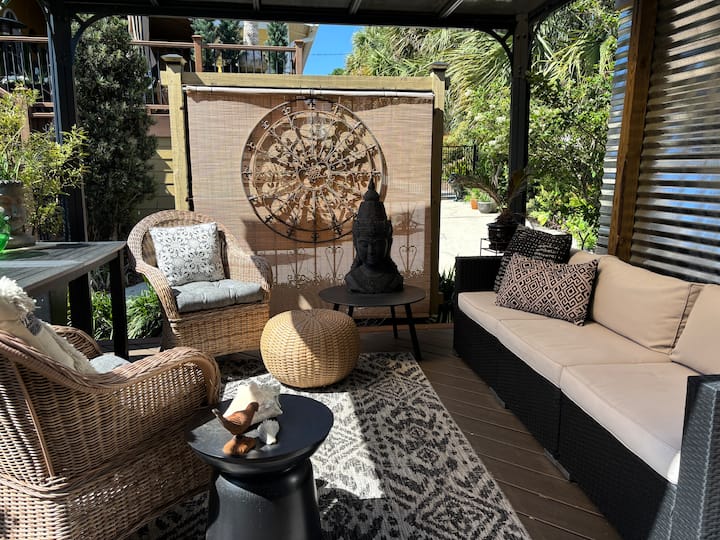 Cozy Traveller's Cottage Close To Downtown - Pensacola, FL
