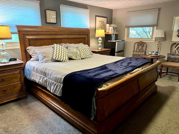 Private Sunny Room In Boone Artist's Garden Home - Boone, NC