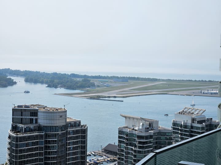 Downtown Exclusive Lakeview 3 Br Suite W Parking - 多倫多