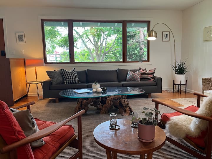 Cozy Nature Escape Near Sellwood W/ Fireplace - Portland, OR