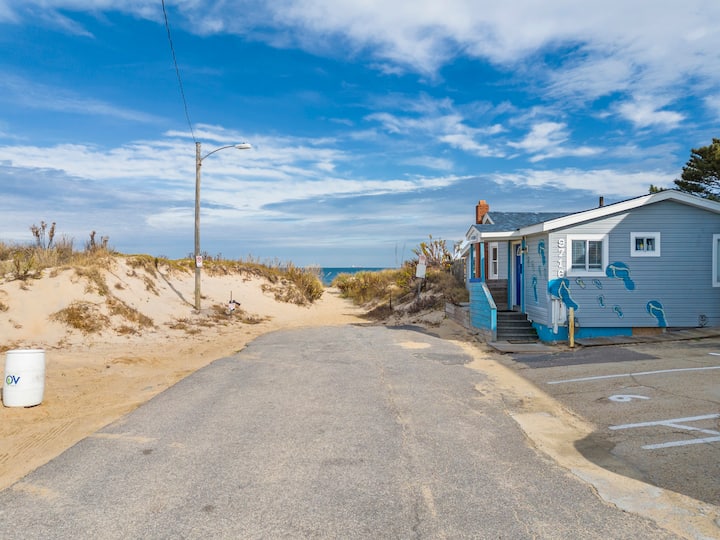 Barefoot Cottage By The Sea - Norfolk, VA