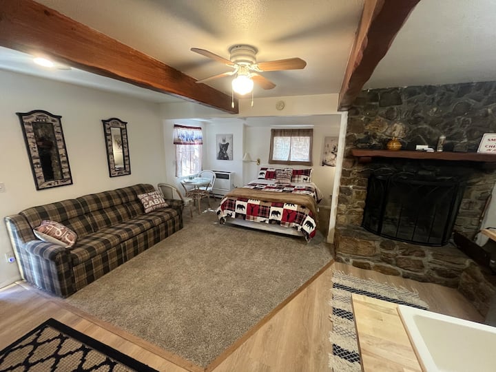 1 Walk To Village! Guhos Ranch: Paddock - Big Bear Lake, CA
