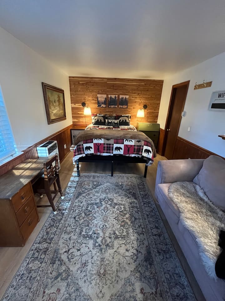 2 Walk To The Village! Guhos Ranch:  Corral - Big Bear Lake, CA