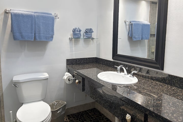 Sandy Shores - Key Colony Beach W/heated Pool - Marathon, FL