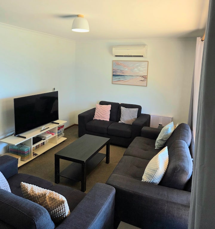 'The Love Shack' Cheerful, Quiet & Pet Friendly - Ardrossan