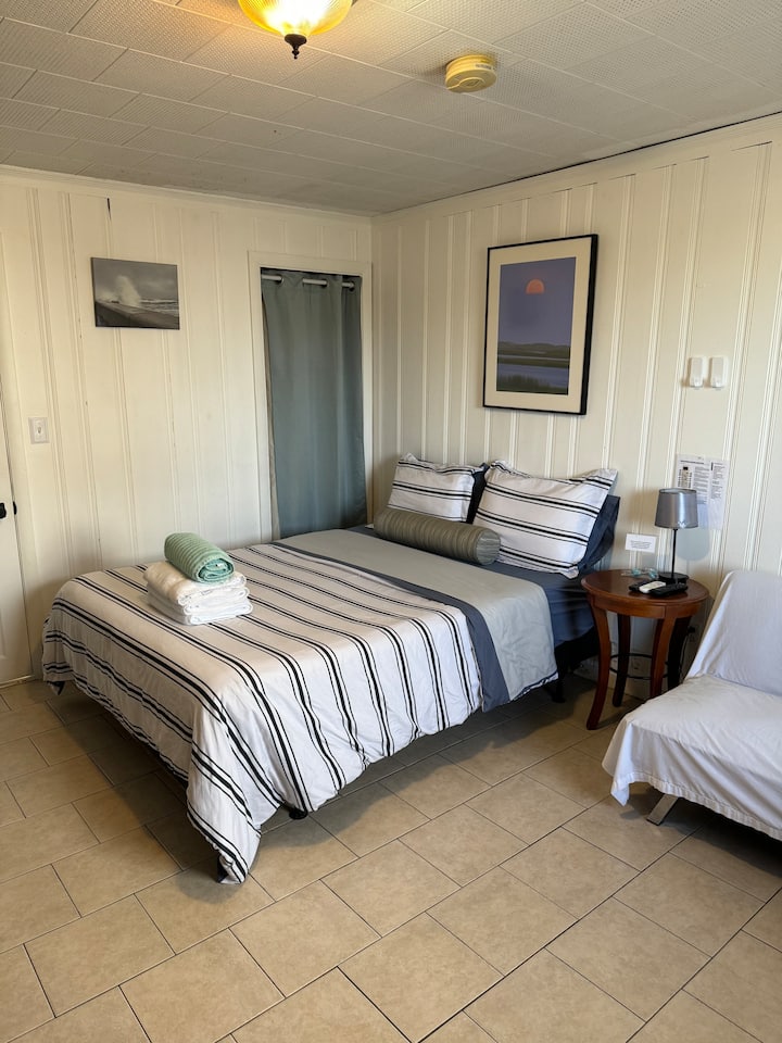 Escape The Crowds And Stay On North Beach - Hampton