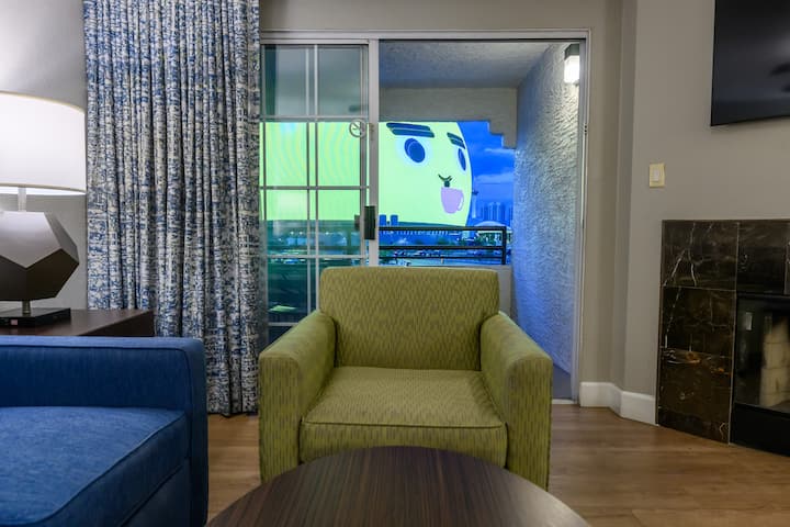 Balcony + Fireplace | Next To Sphere | 5 Pools - Las Vegas Strip, NV