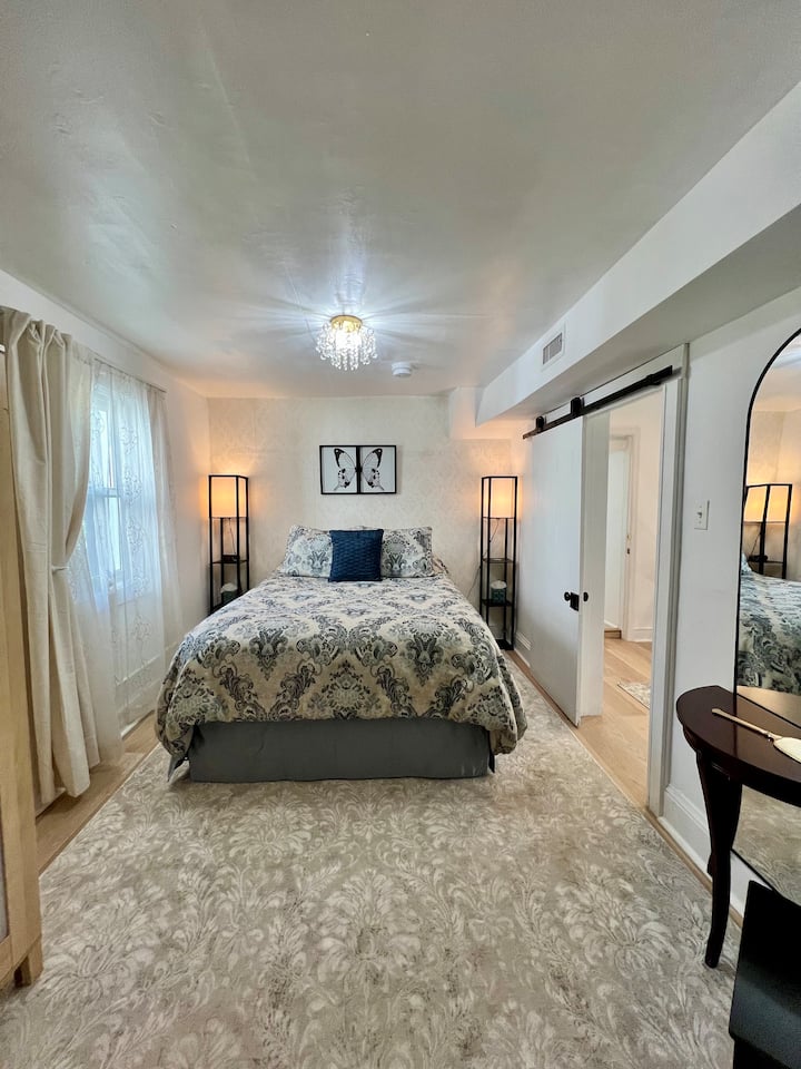 Across Inn -Completely Private Suite & Kitchen - Sperryville, VA