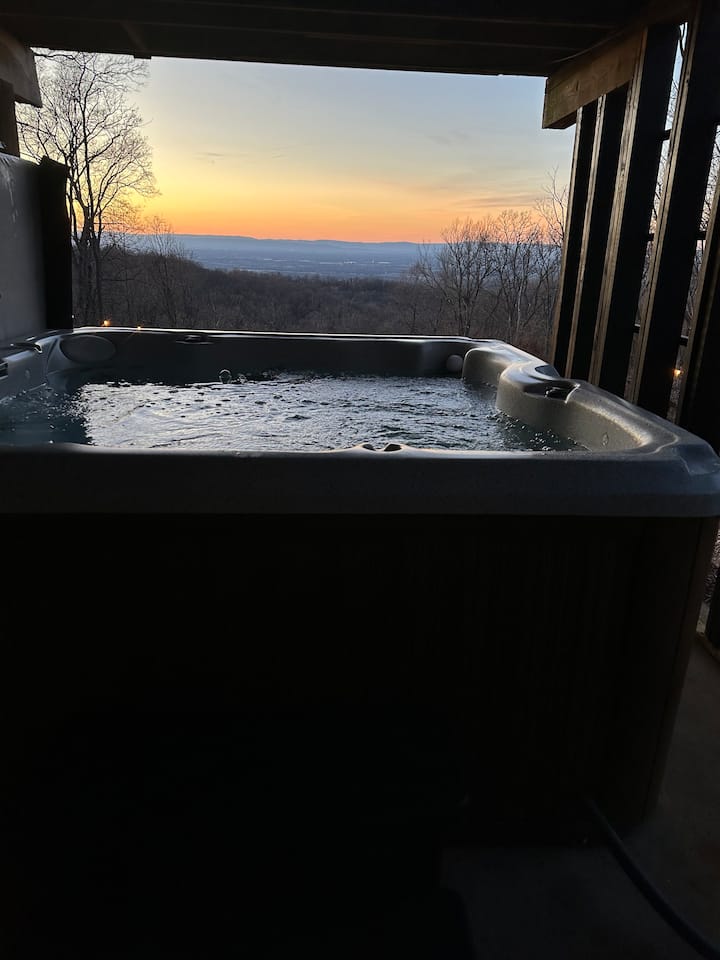 Romantic Cabin: Stunning Views & Hot Tub, 90min Dc - Sky Meadows State Park, Delaplane