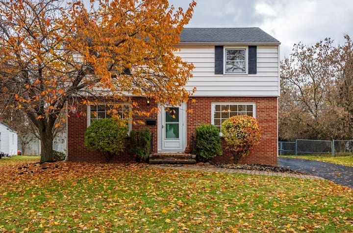 3br Home Near Hospitals | King Bed | Brighton Ny - Rochester, NY