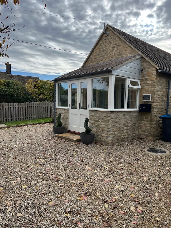 Cotswold Getaway In Detached Cottage - Salford - 奇平諾頓