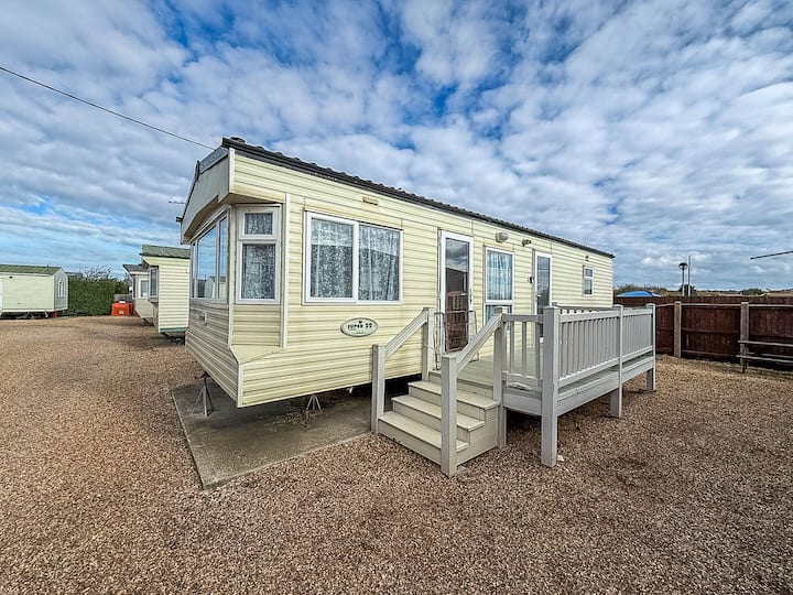 Superb Dog Friendly Caravan With Decking In Hunstanton In Norfolk Ref 13010l - Norfolk