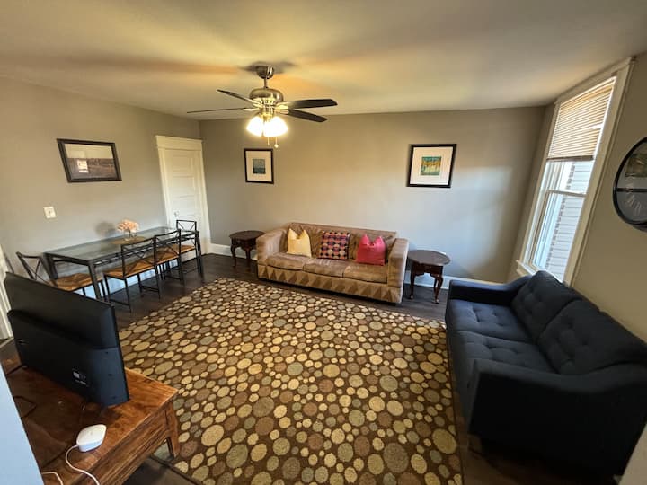Lovely 2 Bedroom W/balcony Near Hopkins University - Parkville, MD