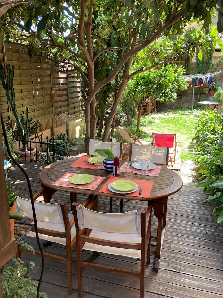 Cosy 2 Pièces En Ville ,Calme, Jardin , Parking… - Nizza