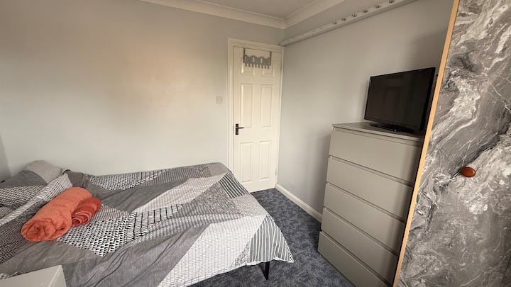 Single/ Double Room In 3 Bed House In Kempston - Bedford