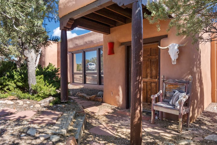 2 Bdrm/1 Bath Casita With Stunning Views! - Santa Fe, NM
