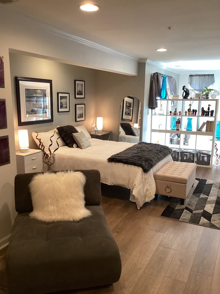 Private Full Basement In A Single Family Home - Clinton, MD