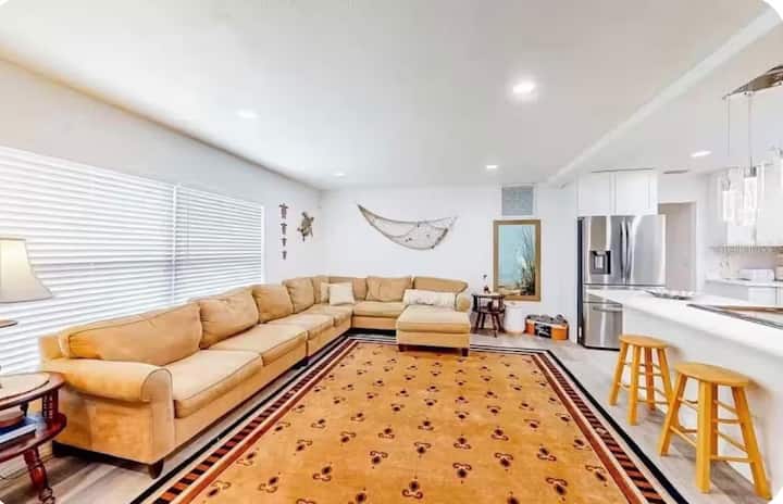 Clearwater Retreat Cowboy Pool - Dunedin, FL