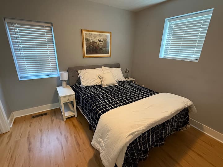 1 Br Garden Apt-heart Of Tremont - Cleveland, OH