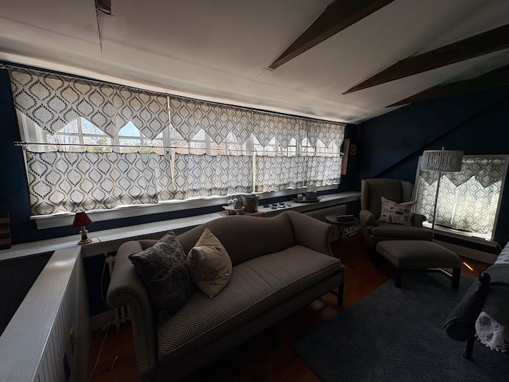 Bucks County Charming Farmhouse Guest Suite - Doylestown, PA