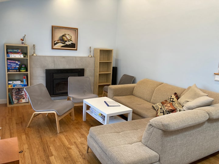 House In Quiet Area–bc/bu/harvard/longwood+parking - Boston, MA