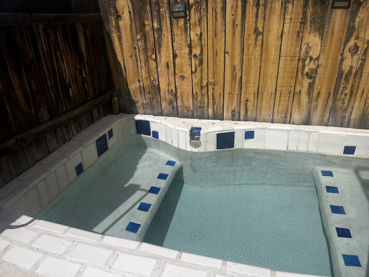 Private Mineral Tub In Historic Adobe - Truth or Consequences, NM
