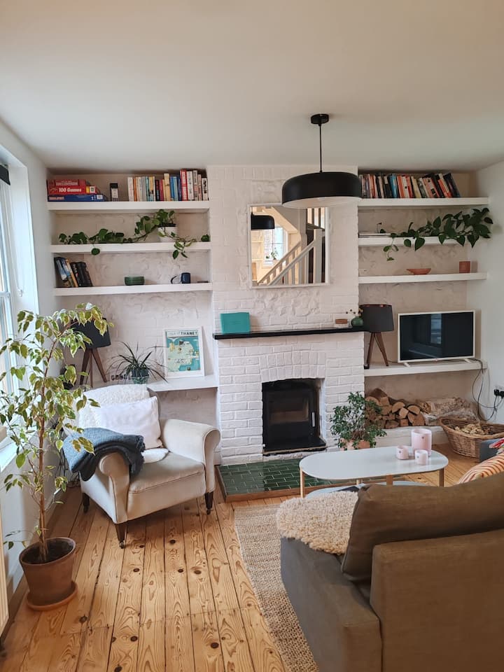 Private Parking, Garden & Log Burner - Old Town - Westgate-on-Sea