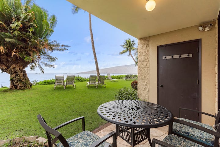 Corner Beachfront Delight: Kihei Beach 110 Convenient Ground-floor Haven! - Maui, HI
